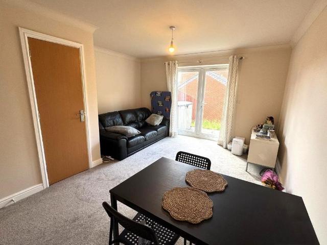 2 bedroom semi detached house to rent