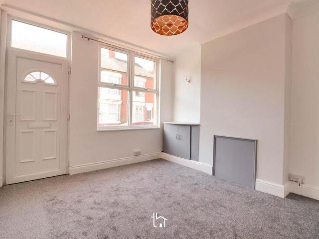 2 bedroom semi detached house to rent