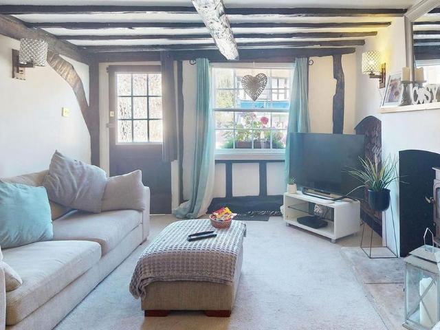 2 bedroom semi detached house to rent