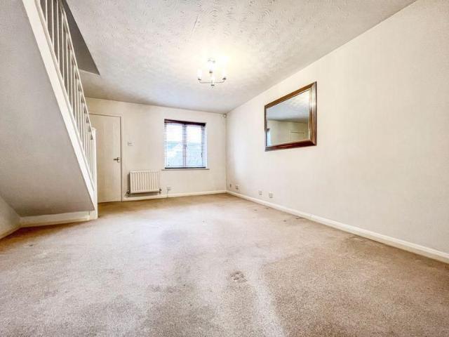 2 bedroom semi detached house to rent