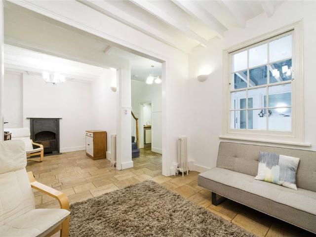 2 bedroom semi detached house to rent