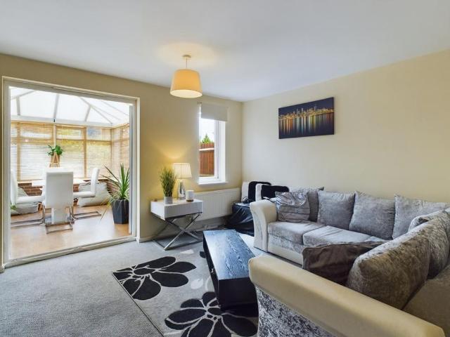 2 bedroom semi detached house to rent