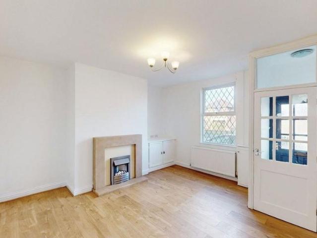 2 bedroom semi detached house to rent
