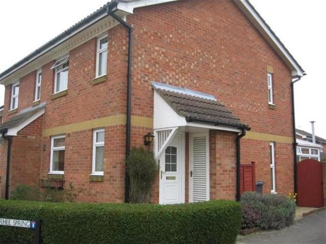 2 bedroom semi detached house to rent