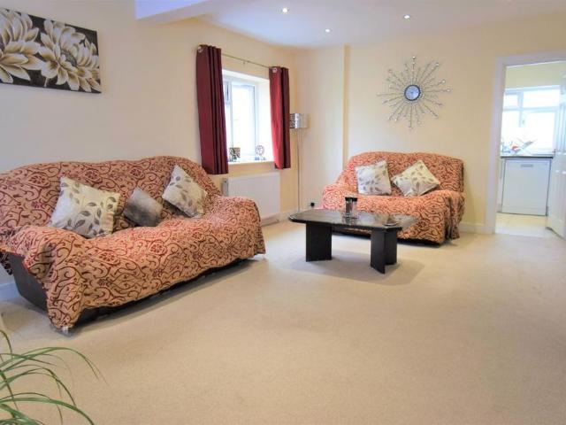 2 bedroom semi detached house to rent