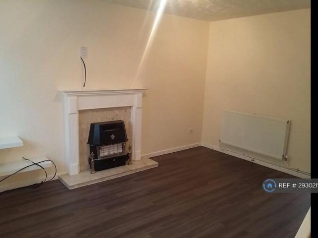 2 bedroom semi detached house to rent