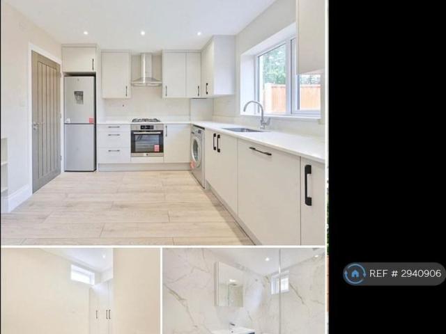 2 bedroom semi detached house to rent