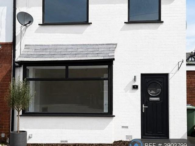 2 bedroom semi detached house to rent