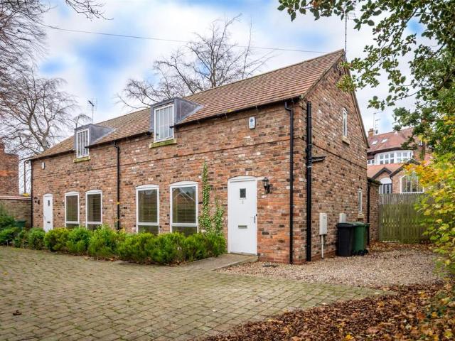 2 bedroom semi detached house to rent