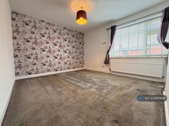 2 bedroom semi detached house to rent