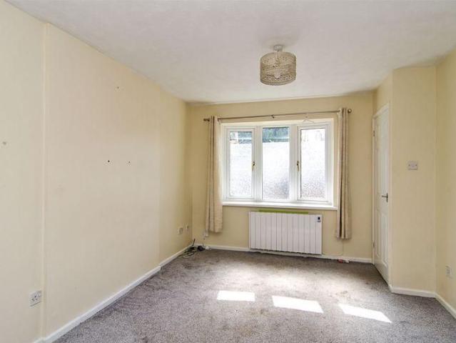 2 bedroom semi detached house to rent