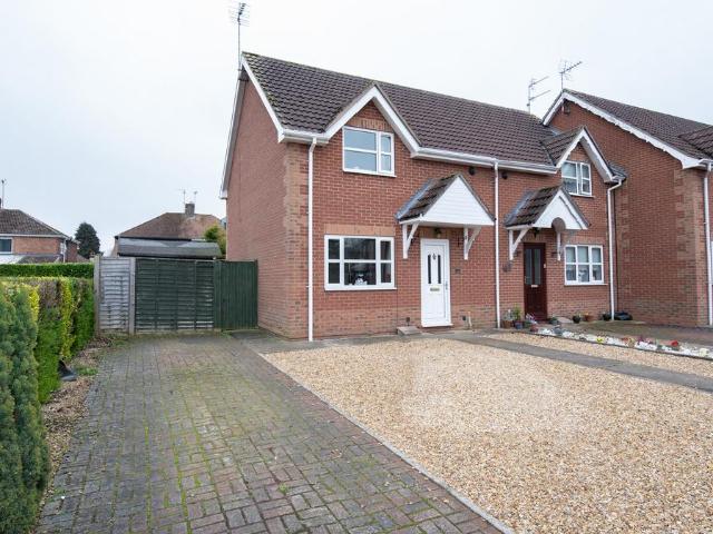 2 bedroom semi detached house to rent