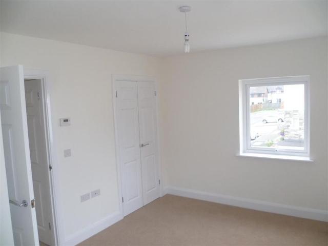 2 bedroom semi detached house to rent