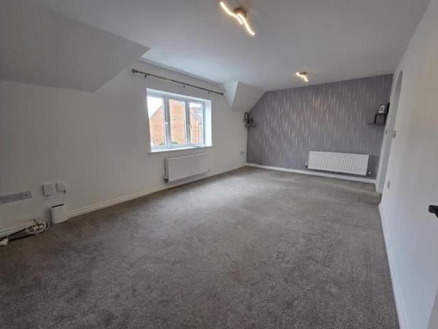 2 bedroom semi detached house to rent