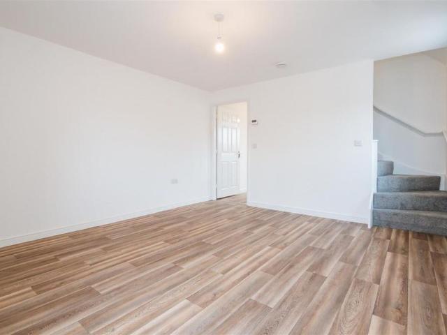 2 bedroom semi detached house to rent