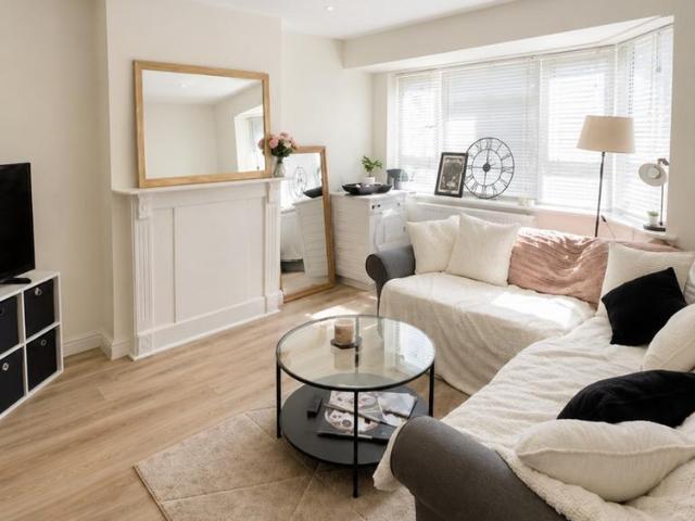 2 bedroom semi detached house to rent