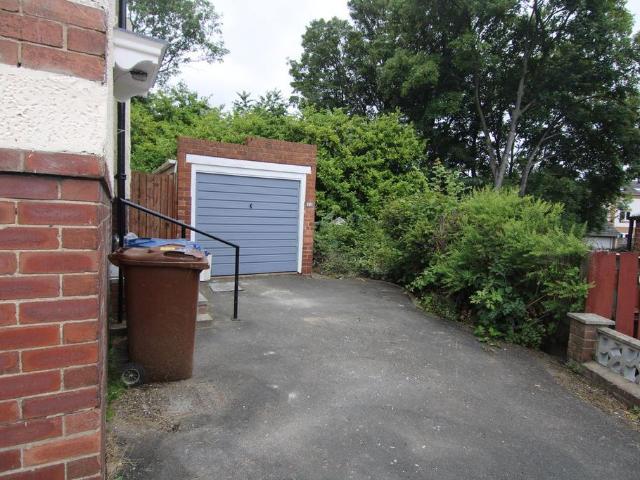 2 bedroom semi detached house to rent