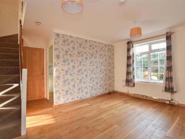 2 bedroom semi detached house to rent