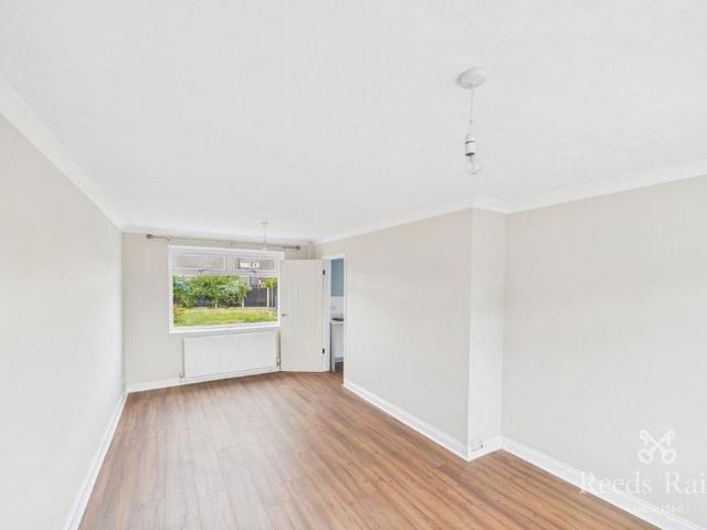 2 bedroom semi detached house to rent