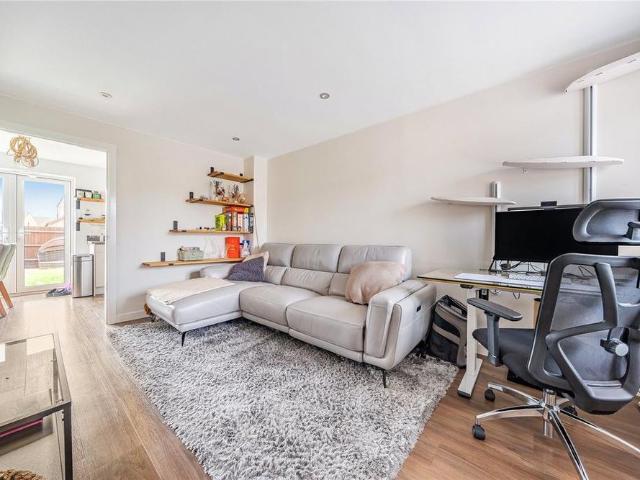 2 bedroom semi detached house to rent