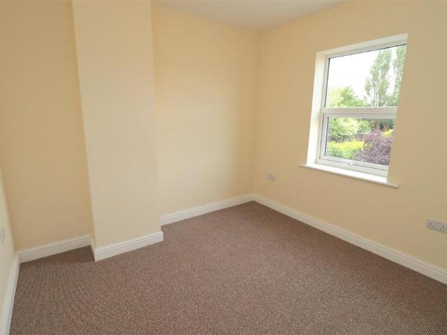 2 bedroom semi detached house to rent