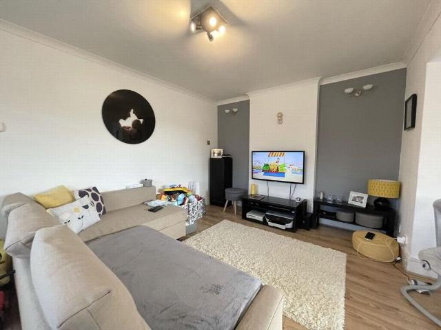2 bedroom semi detached house to rent
