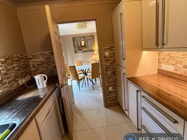 2 bedroom semi detached house to rent
