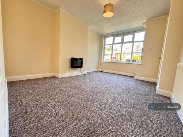 2 bedroom semi detached house to rent