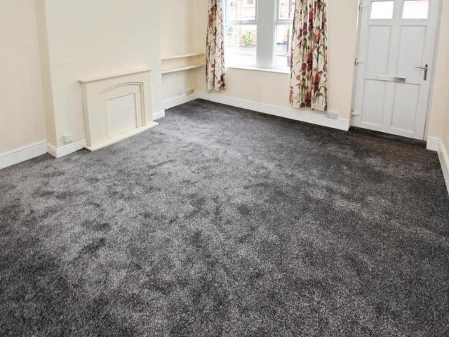 2 bedroom semi detached house to rent