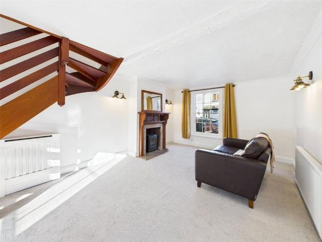 2 bedroom semi detached house to rent