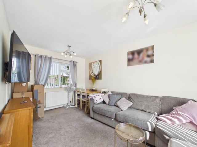2 bedroom semi detached house to rent