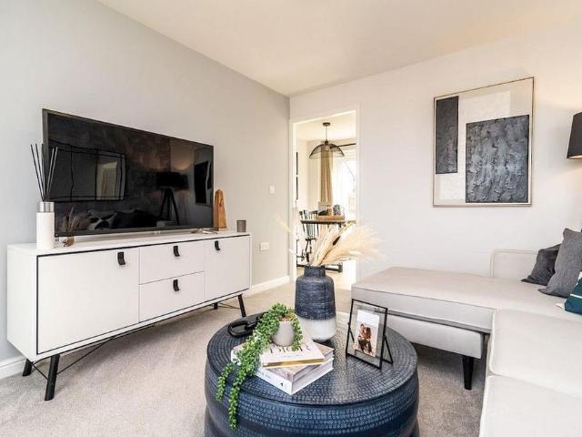 2 bedroom semi detached house to rent