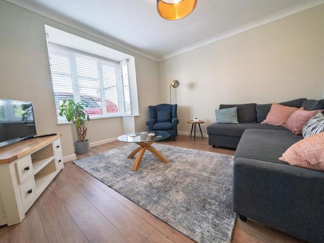 2 bedroom semi detached house to rent
