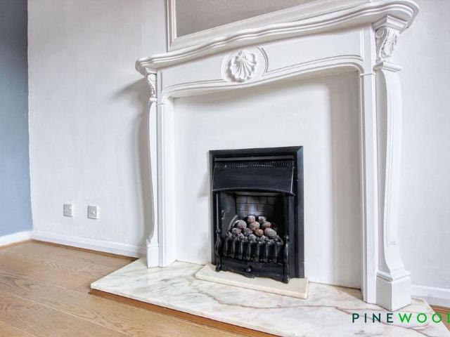 2 bedroom semi detached house to rent