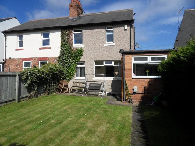 2 bedroom semi detached house to rent