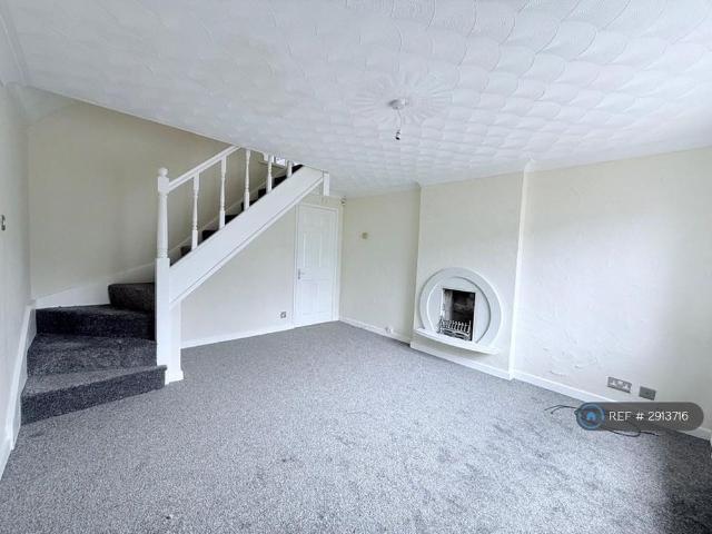 2 bedroom semi detached house to rent