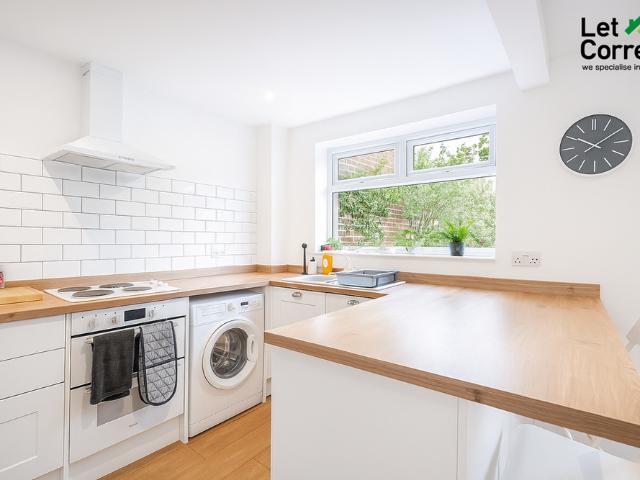 2 bedroom semi detached house to rent