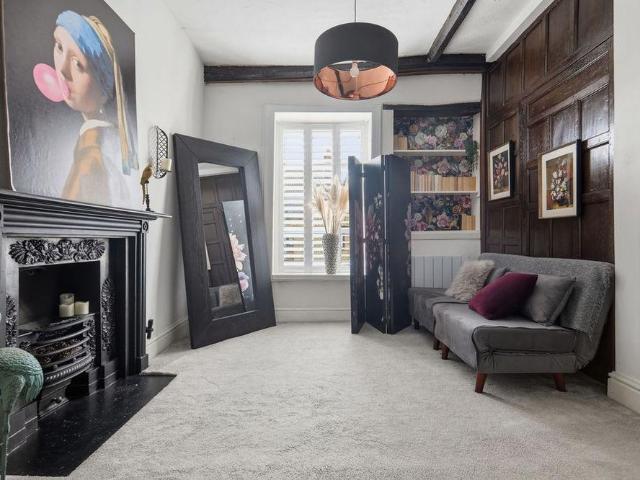 2 bedroom semi detached house to rent