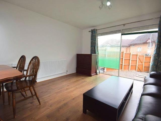 2 bedroom semi detached house to rent