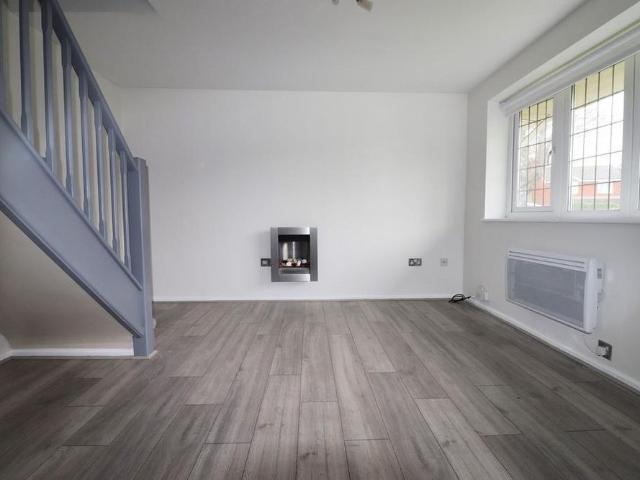 2 bedroom semi detached house to rent
