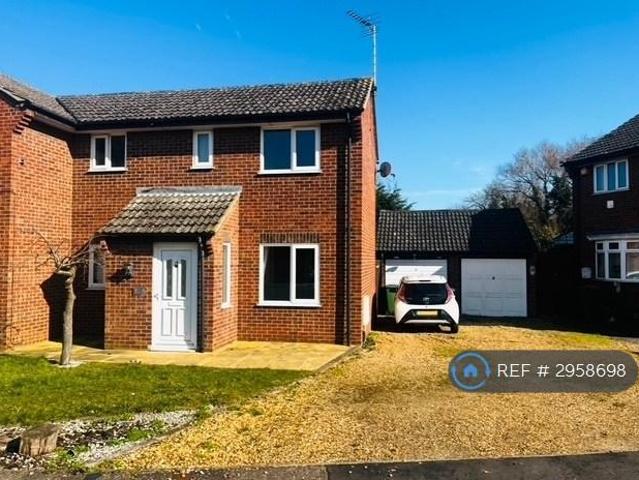 2 bedroom semi detached house to rent