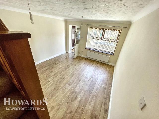 2 bedroom semi detached house to rent