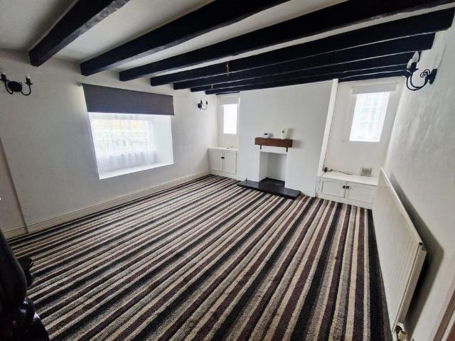 2 bedroom semi detached house to rent