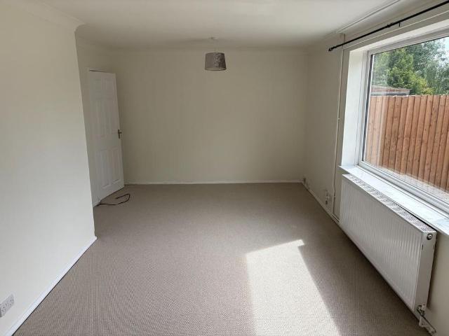 2 bedroom semi detached house to rent