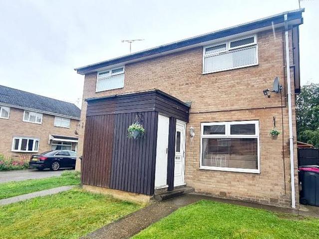 2 bedroom semi detached house to rent