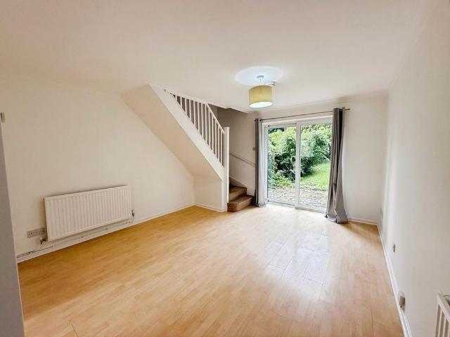 2 bedroom semi detached house to rent
