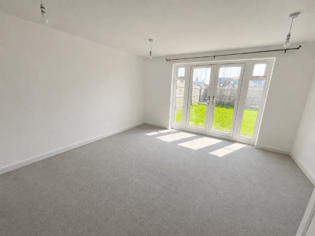 2 bedroom semi detached house to rent