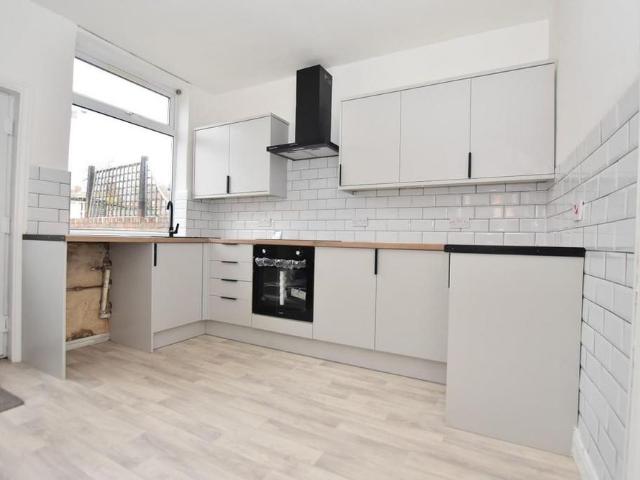 2 bedroom semi detached house to rent