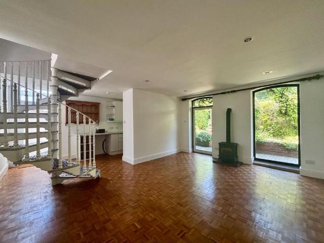 2 bedroom semi detached house to rent