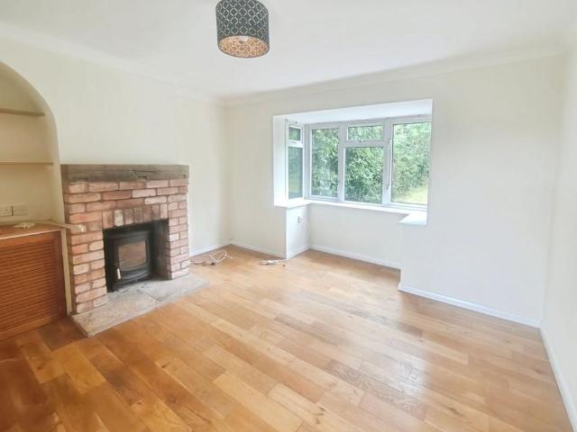 2 bedroom semi detached house to rent